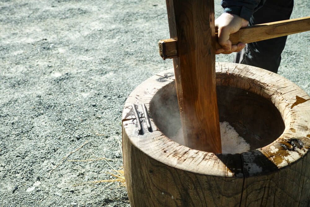 Mochitsuki: The Traditional Art of Making Mochi | Arigato Japan Food ...